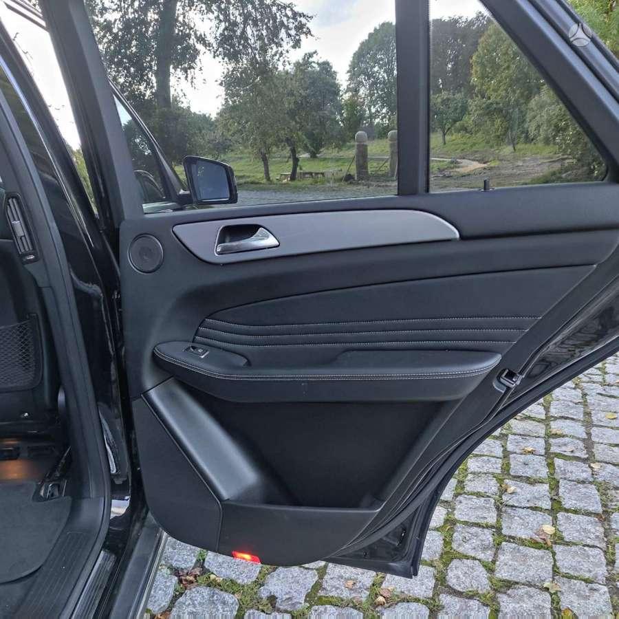Melns Mercedes-Benz ML 350 2012 Šauļi, ar dzinēja tilpumu 2.99 L un nobraukumu 201 tūkst. km par 11999 €, foto 24 vietnē AUTOMOTO.COM.LV