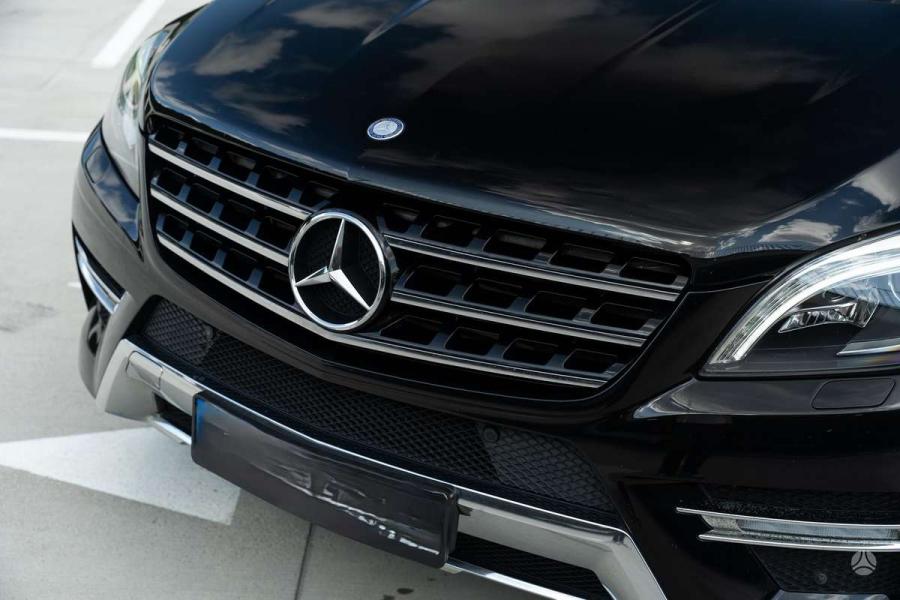 Melns Mercedes-Benz ML 350 2012 Viļņa, ar dzinēja tilpumu 2.99 L un nobraukumu 323 tūkst. km par 11900 €, foto 5 vietnē AUTOMOTO.COM.LV