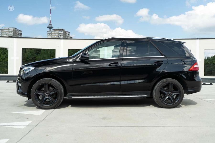 Melns Mercedes-Benz ML 350 2012 Viļņa, ar dzinēja tilpumu 2.99 L un nobraukumu 323 tūkst. km par 11900 €, foto 8 vietnē AUTOMOTO.COM.LV