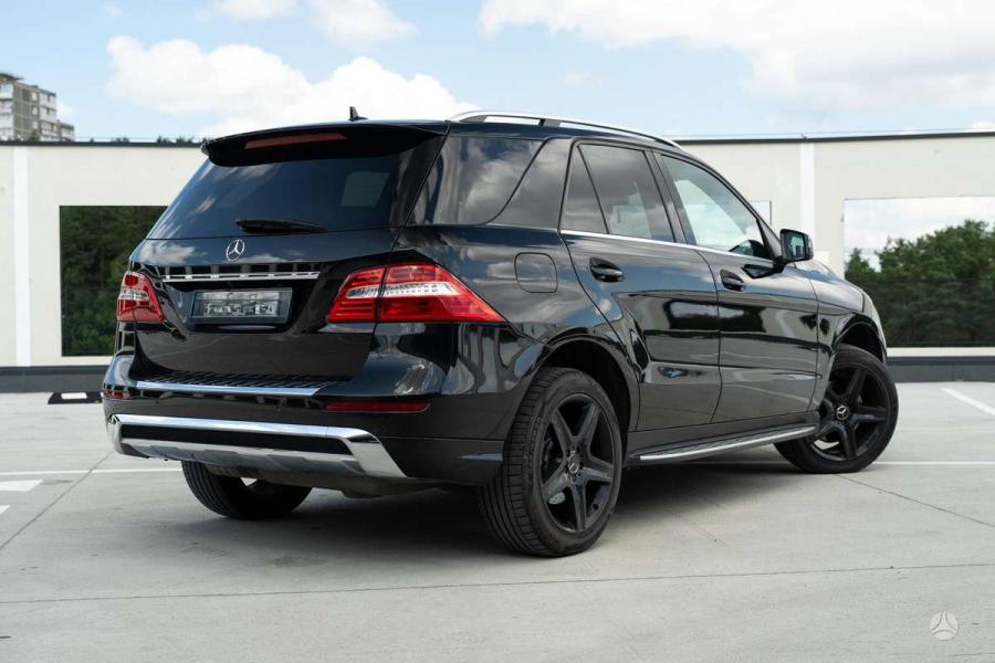 Melns Mercedes-Benz ML 350 2012 Viļņa, ar dzinēja tilpumu 2.99 L un nobraukumu 323 tūkst. km par 11900 €, foto 9 vietnē AUTOMOTO.COM.LV