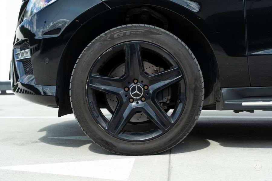 Melns Mercedes-Benz ML 350 2012 Viļņa, ar dzinēja tilpumu 2.99 L un nobraukumu 323 tūkst. km par 11900 €, foto 13 vietnē AUTOMOTO.COM.LV