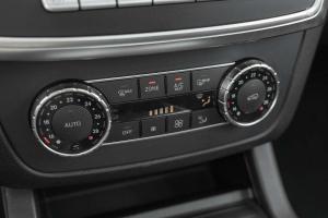 Melns Mercedes-Benz ML 350 2012 Viļņa, ar dzinēja tilpumu 2.99 L un nobraukumu 323 tūkst. km par 11900 €, foto 23 vietnē AUTOMOTO.COM.LV