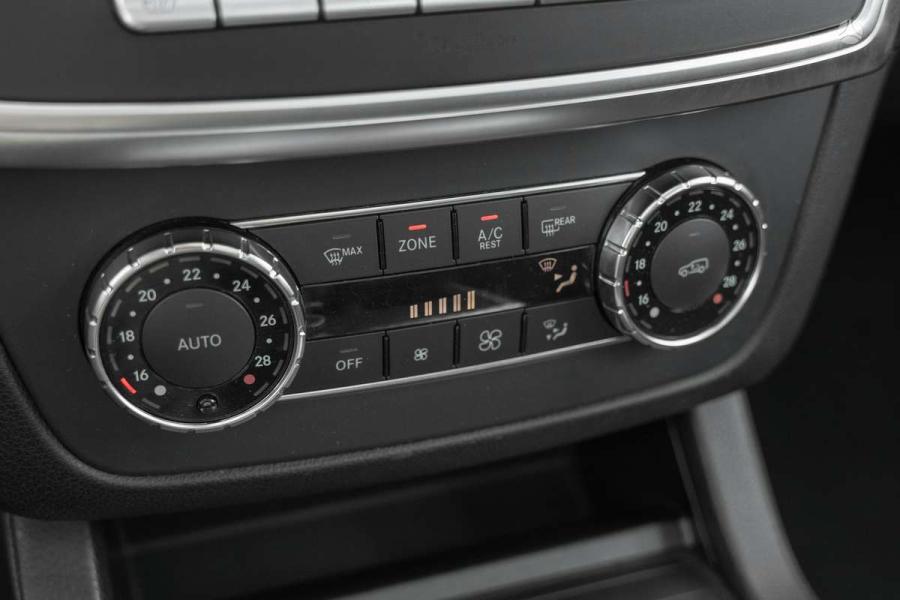 Melns Mercedes-Benz ML 350 2012 Viļņa, ar dzinēja tilpumu 2.99 L un nobraukumu 323 tūkst. km par 11900 €, foto 23 vietnē AUTOMOTO.COM.LV