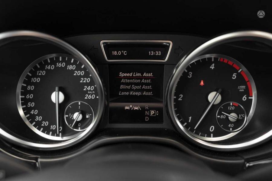 Melns Mercedes-Benz ML 350 2012 Viļņa, ar dzinēja tilpumu 2.99 L un nobraukumu 323 tūkst. km par 11900 €, foto 26 vietnē AUTOMOTO.COM.LV