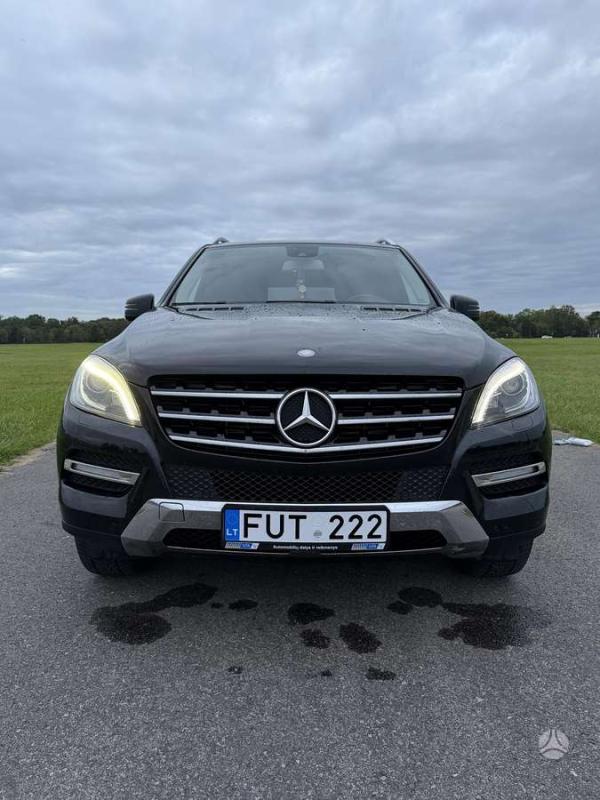 Melns Mercedes-Benz ML 350 2012 Kauņa, ar dzinēja tilpumu 0.00 L un nobraukumu 181 tūkst. km par 15999 €, foto 1 vietnē AUTOMOTO.COM.LV