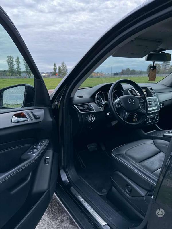 Melns Mercedes-Benz ML 350 2012 Kauņa, ar dzinēja tilpumu 0.00 L un nobraukumu 181 tūkst. km par 15999 €, foto 10 vietnē AUTOMOTO.COM.LV