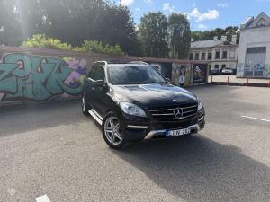 Черный Мерседес МЛ 350 2012 в Кедайняй, объемом двигателя 2.99 л и пробегом 265 тыс. км за 13500 €, фото 3 на AUTOMOTO.COM.LV