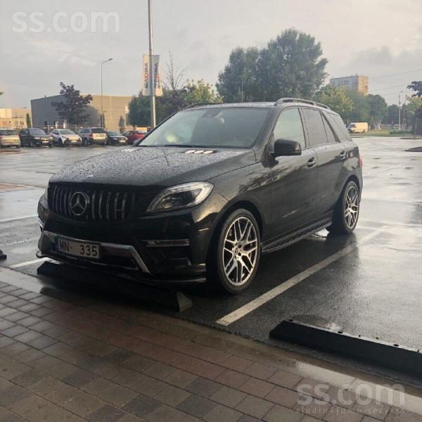 Melns Mercedes-Benz ML 350 2013 Rīga, ar dzinēja tilpumu 3.00 L un nobraukumu 253 tūkst. km par 26900 €, foto 3 vietnē AUTOMOTO.COM.LV