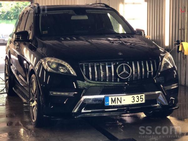 Melns Mercedes-Benz ML 350 2013 Rīga, ar dzinēja tilpumu 3.00 L un nobraukumu 253 tūkst. km par 26900 €, foto 4 vietnē AUTOMOTO.COM.LV
