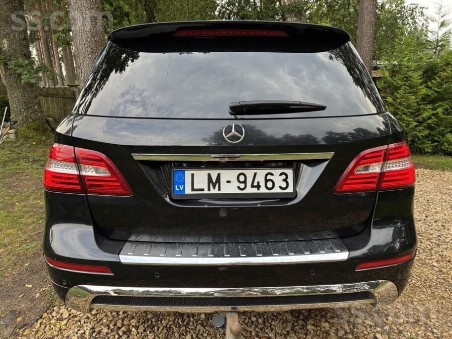 Melns Mercedes-Benz ML 350 2013 Rīga, ar dzinēja tilpumu 3.00 L un nobraukumu 282 tūkst. km par 18500 €, foto 3 vietnē AUTOMOTO.COM.LV