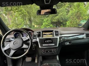 Melns Mercedes-Benz ML 350 2013 Rīga, ar dzinēja tilpumu 3.00 L un nobraukumu 282 tūkst. km par 18500 €, foto 6 vietnē AUTOMOTO.COM.LV