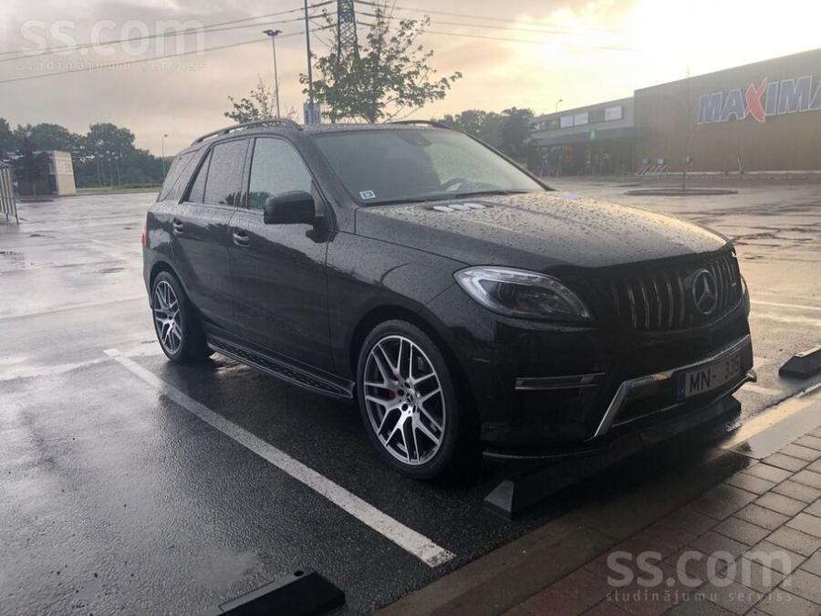 Melns Mercedes-Benz ML 350 2013 Rīga, ar dzinēja tilpumu 3.00 L un nobraukumu 253 tūkst. km par 26900 €, foto 3 vietnē AUTOMOTO.COM.LV