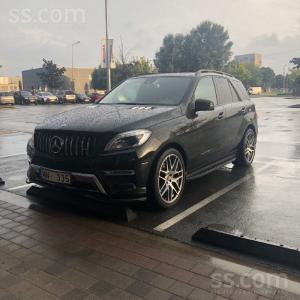 Черный Мерседес МЛ 350 2013 в Рига, объемом двигателя 3.00 л и пробегом 253 тыс. км за 26900 €, фото 4 на AUTOMOTO.COM.LV