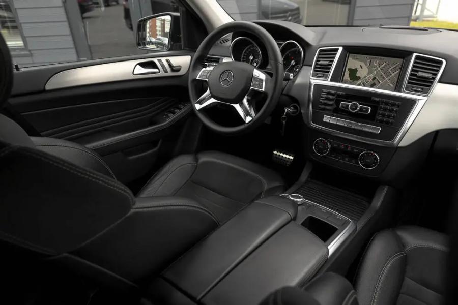 Melns Mercedes-Benz ML 350 2013 Jelgava, ar dzinēja tilpumu 3.00 L un nobraukumu 220 tūkst. km par 15450 €, foto 9 vietnē AUTOMOTO.COM.LV