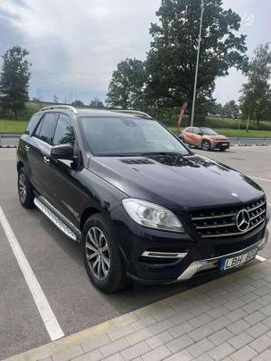 Black Mercedes-Benz ML 350 2013 in Kaunas, with an engine capacity of 2.99 L and mileage of 344 thousand km for 11490 €, photo 3 on AUTOMOTO.COM.LV