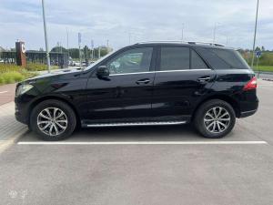 Black Mercedes-Benz ML 350 2013 in Kaunas, with an engine capacity of 2.99 L and mileage of 344 thousand km for 11490 €, photo 4 on AUTOMOTO.COM.LV