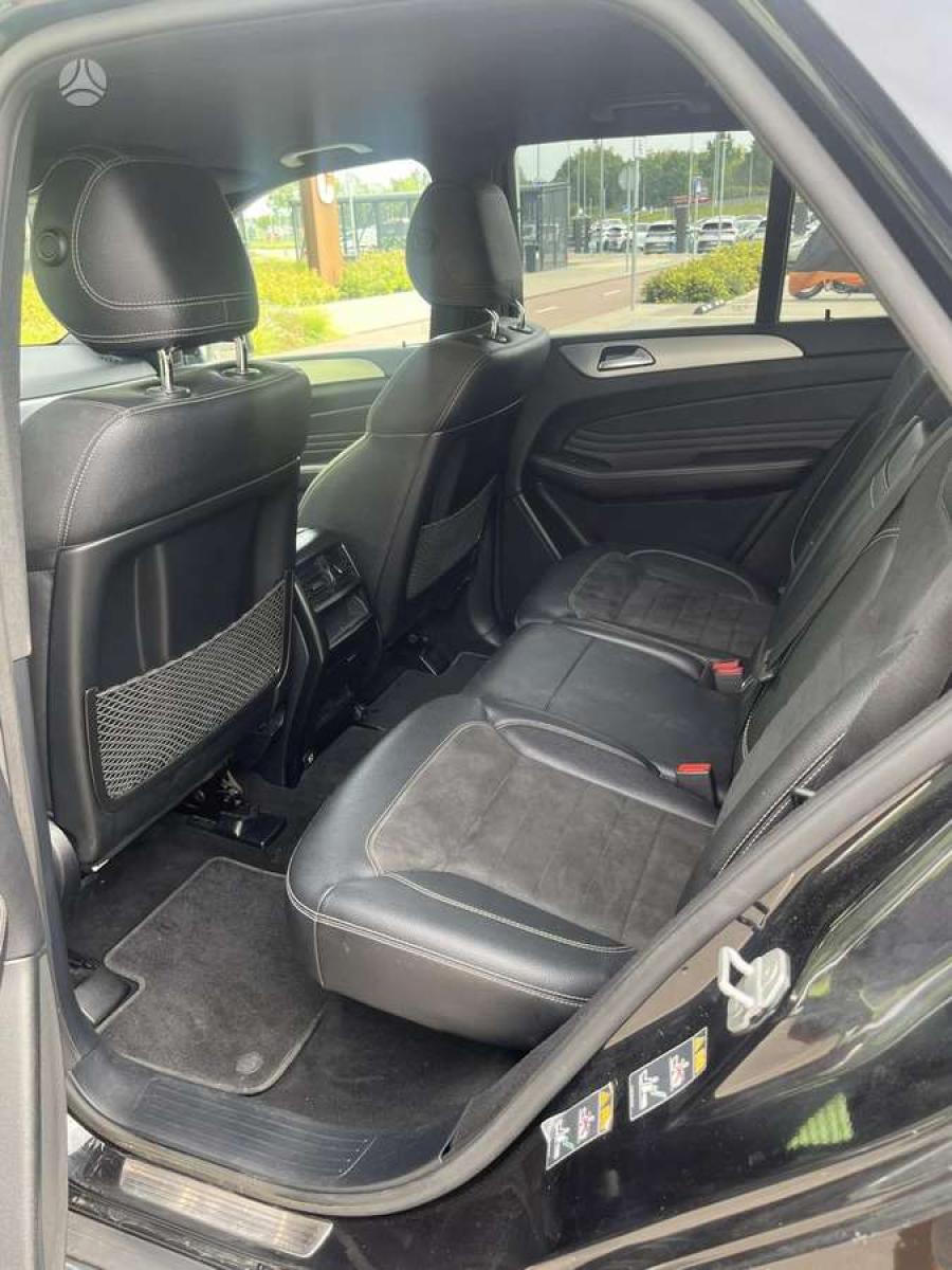 Black Mercedes-Benz ML 350 2013 in Kaunas, with an engine capacity of 2.99 L and mileage of 344 thousand km for 11490 €, photo 7 on AUTOMOTO.COM.LV