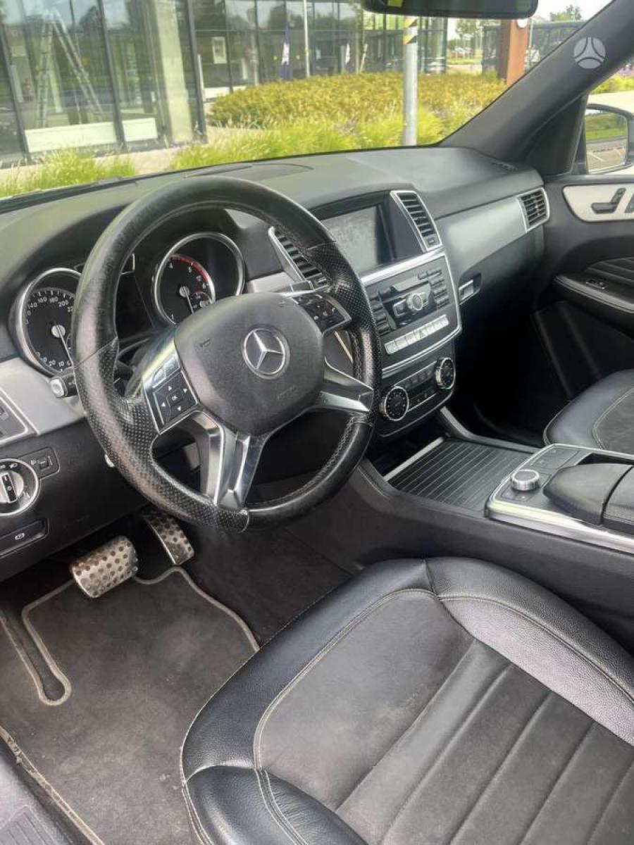 Black Mercedes-Benz ML 350 2013 in Kaunas, with an engine capacity of 2.99 L and mileage of 344 thousand km for 11490 €, photo 10 on AUTOMOTO.COM.LV