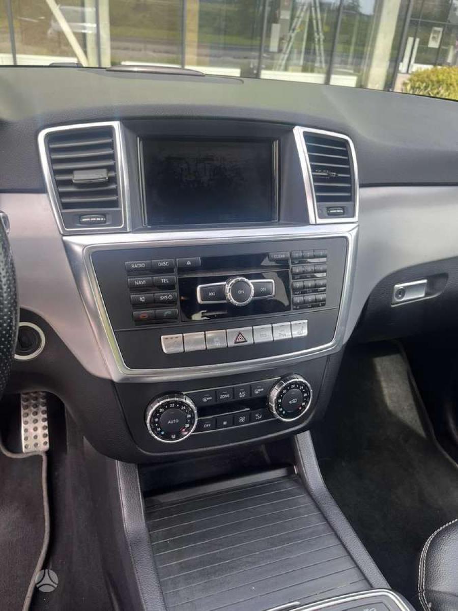 Black Mercedes-Benz ML 350 2013 in Kaunas, with an engine capacity of 2.99 L and mileage of 344 thousand km for 11490 €, photo 11 on AUTOMOTO.COM.LV