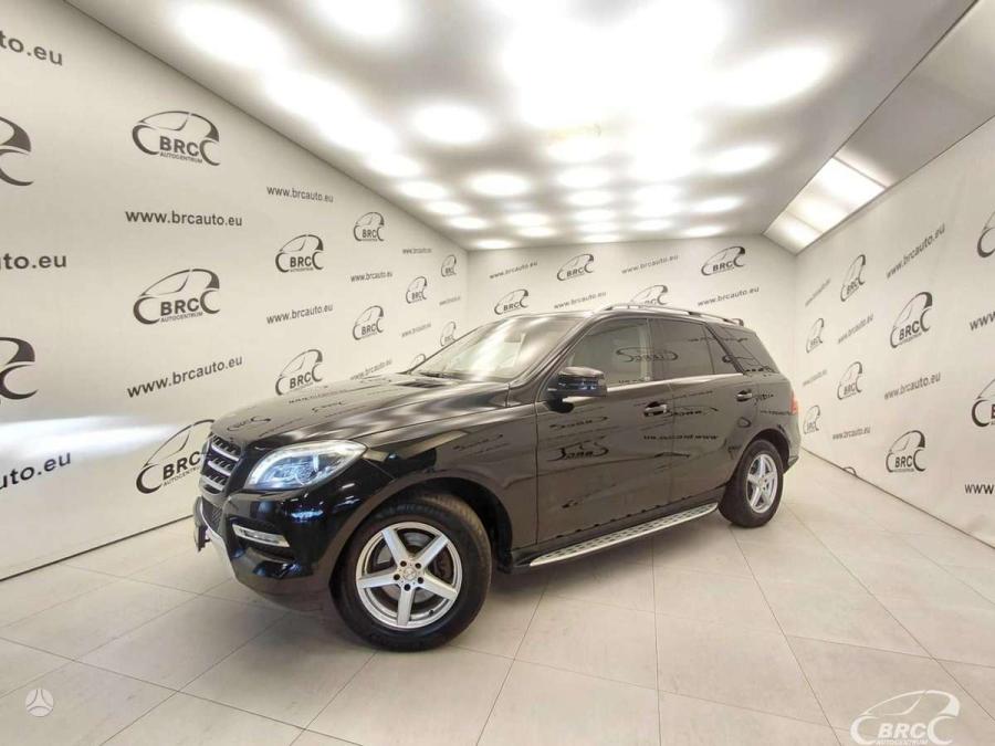 Black Mercedes-Benz ML 350 2013 in Vilnius, with an engine capacity of 2.99 L and mileage of 267 thousand km for 12500 €, photo 1 on AUTOMOTO.COM.LV