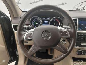 Black Mercedes-Benz ML 350 2013 in Vilnius, with an engine capacity of 2.99 L and mileage of 267 thousand km for 12500 €, photo 16 on AUTOMOTO.COM.LV