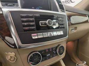 Black Mercedes-Benz ML 350 2013 in Vilnius, with an engine capacity of 2.99 L and mileage of 267 thousand km for 12500 €, photo 25 on AUTOMOTO.COM.LV