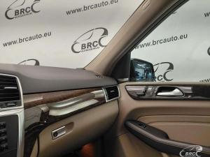 Black Mercedes-Benz ML 350 2013 in Vilnius, with an engine capacity of 2.99 L and mileage of 267 thousand km for 12500 €, photo 29 on AUTOMOTO.COM.LV