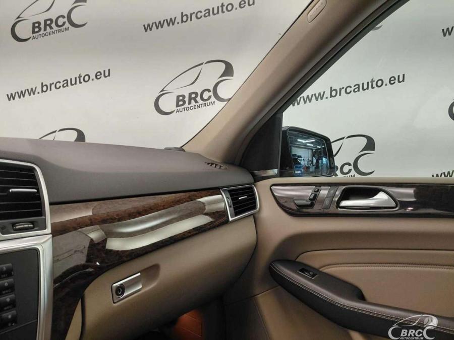 Black Mercedes-Benz ML 350 2013 in Vilnius, with an engine capacity of 2.99 L and mileage of 267 thousand km for 12500 €, photo 29 on AUTOMOTO.COM.LV