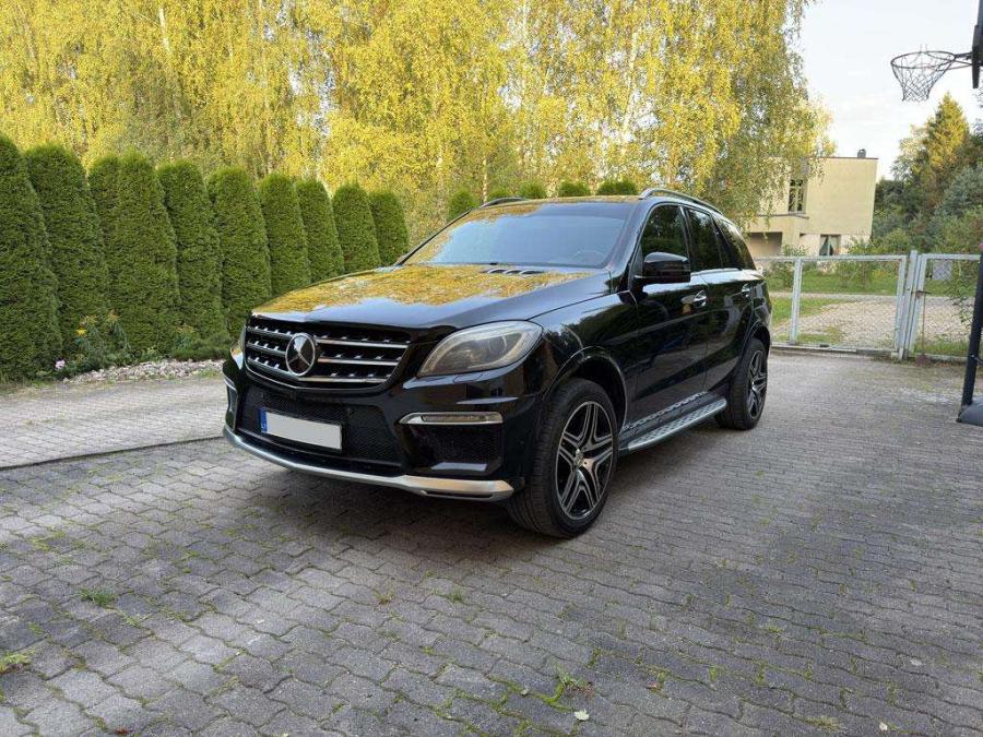 Melns Mercedes-Benz ML 350 2013 Viļņa, ar dzinēja tilpumu 3.50 L un nobraukumu 209 tūkst. km par 13500 €, foto 1 vietnē AUTOMOTO.COM.LV