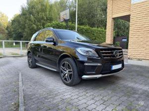 Melns Mercedes-Benz ML 350 2013 Viļņa, ar dzinēja tilpumu 3.50 L un nobraukumu 209 tūkst. km par 13500 €, foto 4 vietnē AUTOMOTO.COM.LV