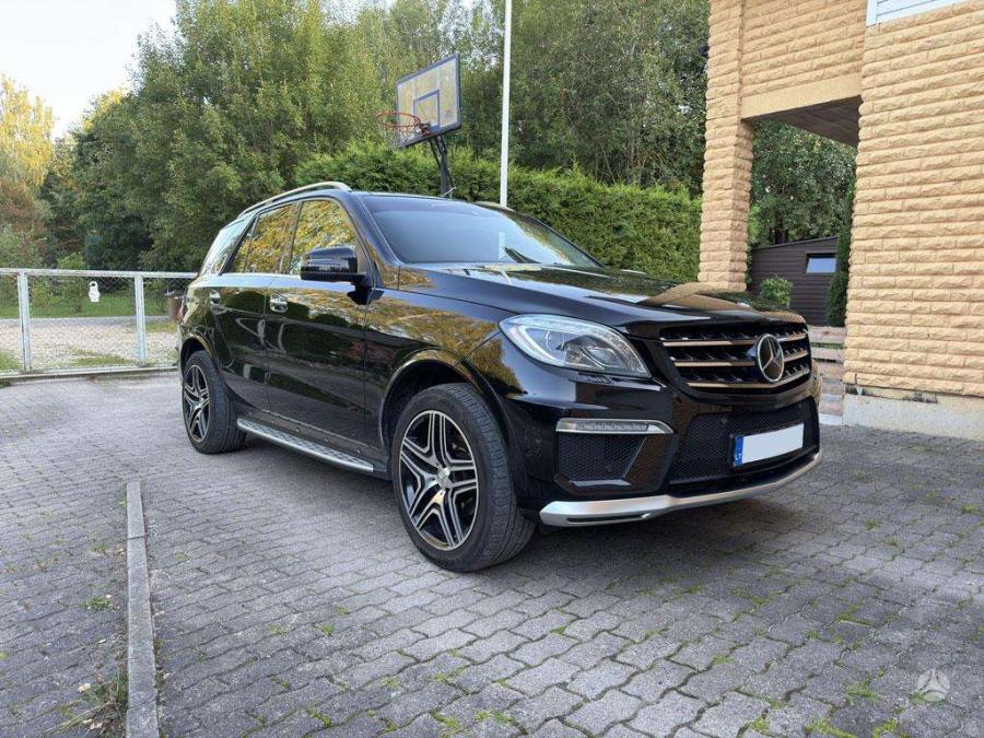 Melns Mercedes-Benz ML 350 2013 Viļņa, ar dzinēja tilpumu 3.50 L un nobraukumu 209 tūkst. km par 13500 €, foto 4 vietnē AUTOMOTO.COM.LV