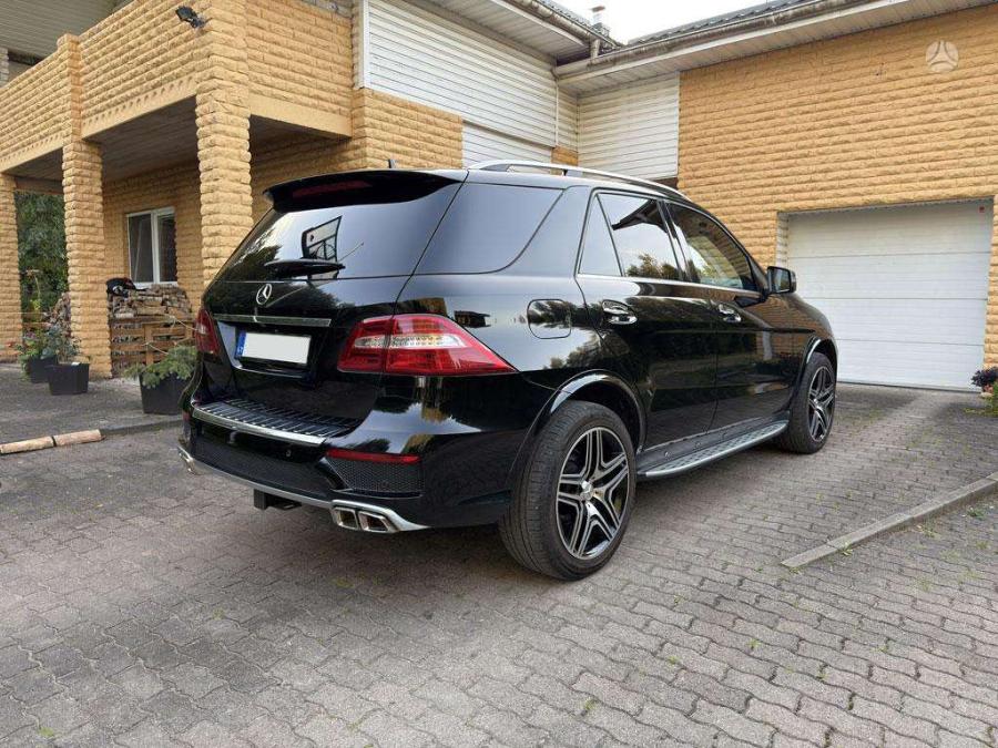 Melns Mercedes-Benz ML 350 2013 Viļņa, ar dzinēja tilpumu 3.50 L un nobraukumu 209 tūkst. km par 13500 €, foto 6 vietnē AUTOMOTO.COM.LV