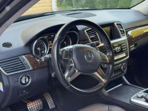 Melns Mercedes-Benz ML 350 2013 Viļņa, ar dzinēja tilpumu 3.50 L un nobraukumu 209 tūkst. km par 13500 €, foto 10 vietnē AUTOMOTO.COM.LV