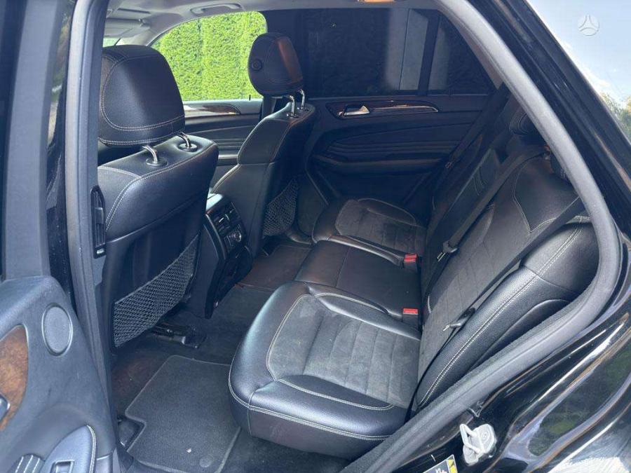 Melns Mercedes-Benz ML 350 2013 Viļņa, ar dzinēja tilpumu 3.50 L un nobraukumu 209 tūkst. km par 13500 €, foto 15 vietnē AUTOMOTO.COM.LV