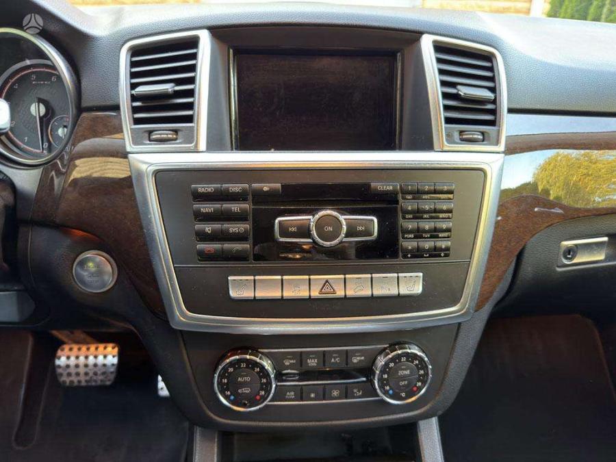 Melns Mercedes-Benz ML 350 2013 Viļņa, ar dzinēja tilpumu 3.50 L un nobraukumu 209 tūkst. km par 13500 €, foto 17 vietnē AUTOMOTO.COM.LV