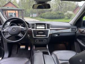 Melns Mercedes-Benz ML 350 2013 Viļņa, ar dzinēja tilpumu 0.00 L un nobraukumu 346 tūkst. km par 10500 €, foto 5 vietnē AUTOMOTO.COM.LV