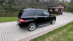 Melns Mercedes-Benz ML 350 2013 Viļņa, ar dzinēja tilpumu 0.00 L un nobraukumu 346 tūkst. km par 10500 €, foto 6 vietnē AUTOMOTO.COM.LV