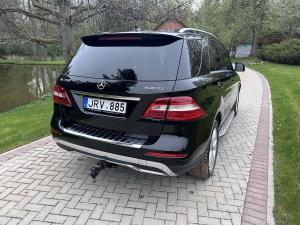 Melns Mercedes-Benz ML 350 2013 Viļņa, ar dzinēja tilpumu 0.00 L un nobraukumu 346 tūkst. km par 10500 €, foto 7 vietnē AUTOMOTO.COM.LV