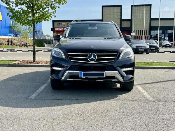Melns Mercedes-Benz ML 350 2014 Viļņa, ar dzinēja tilpumu 2.99 L un nobraukumu 400 tūkst. km par 14700 €, foto 2 vietnē AUTOMOTO.COM.LV