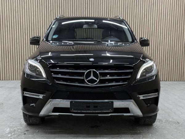 Black Mercedes-Benz ML 350 2014 in Marijampole, with an engine capacity of 2.99 L and mileage of 231 thousand km for 16850 €, photo 4 on AUTOMOTO.COM.LV