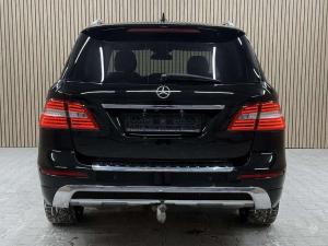 Melns Mercedes-Benz ML 350 2014 Marijampole, ar dzinēja tilpumu 2.99 L un nobraukumu 231 tūkst. km par 16850 €, foto 7 vietnē AUTOMOTO.COM.LV