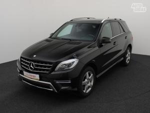 Melns Mercedes-Benz ML 350 2014 Viļņa, ar dzinēja tilpumu 3.00 L un nobraukumu 203 tūkst. km par 18999 €, foto  vietnē AUTOMOTO.COM.LV