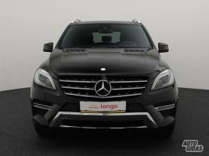 Melns Mercedes-Benz ML 350 2014 Viļņa, ar dzinēja tilpumu 3.00 L un nobraukumu 203 tūkst. km par 18999 €, foto 3 vietnē AUTOMOTO.COM.LV