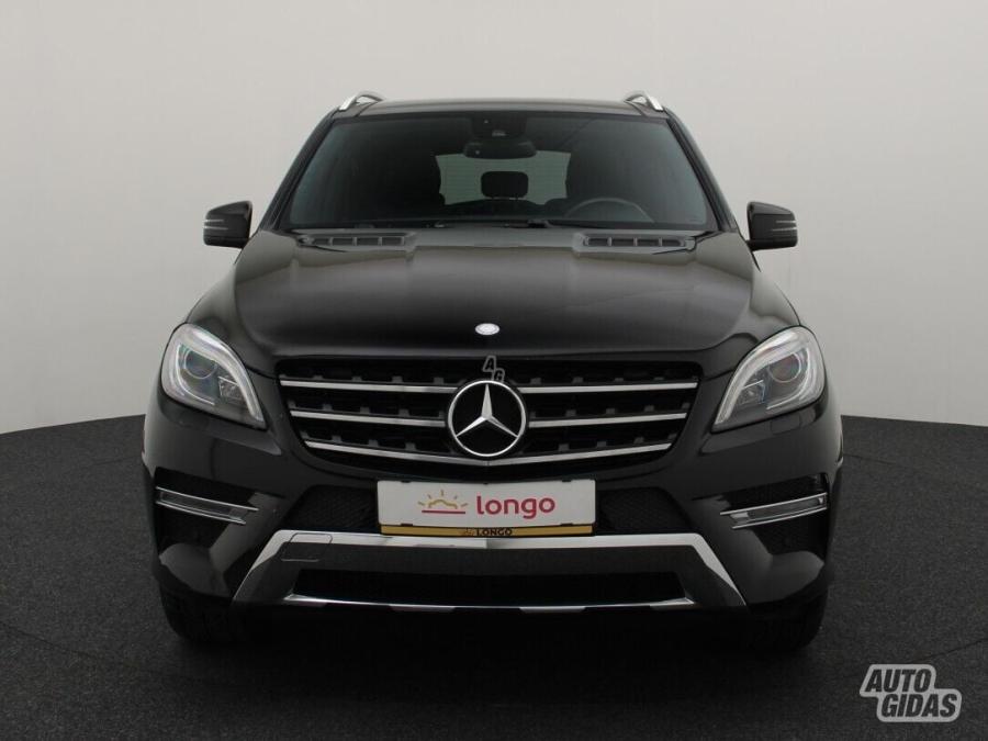 Melns Mercedes-Benz ML 350 2014 Viļņa, ar dzinēja tilpumu 3.00 L un nobraukumu 203 tūkst. km par 18999 €, foto 3 vietnē AUTOMOTO.COM.LV