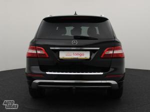 Melns Mercedes-Benz ML 350 2014 Viļņa, ar dzinēja tilpumu 3.00 L un nobraukumu 203 tūkst. km par 18999 €, foto 5 vietnē AUTOMOTO.COM.LV