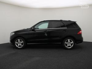 Melns Mercedes-Benz ML 350 2014 Viļņa, ar dzinēja tilpumu 3.00 L un nobraukumu 203 tūkst. km par 18999 €, foto 6 vietnē AUTOMOTO.COM.LV