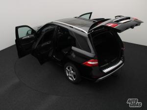 Melns Mercedes-Benz ML 350 2014 Viļņa, ar dzinēja tilpumu 3.00 L un nobraukumu 203 tūkst. km par 18999 €, foto 13 vietnē AUTOMOTO.COM.LV