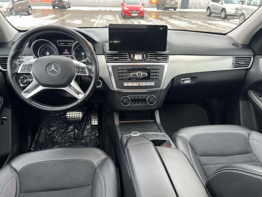 Melns Mercedes-Benz ML 350 2014 Viļņa, ar dzinēja tilpumu 3.00 L un nobraukumu 292 tūkst. km par 15750 €, foto 7 vietnē AUTOMOTO.COM.LV