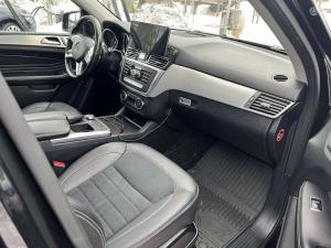 Melns Mercedes-Benz ML 350 2014 Viļņa, ar dzinēja tilpumu 3.00 L un nobraukumu 292 tūkst. km par 15750 €, foto 9 vietnē AUTOMOTO.COM.LV