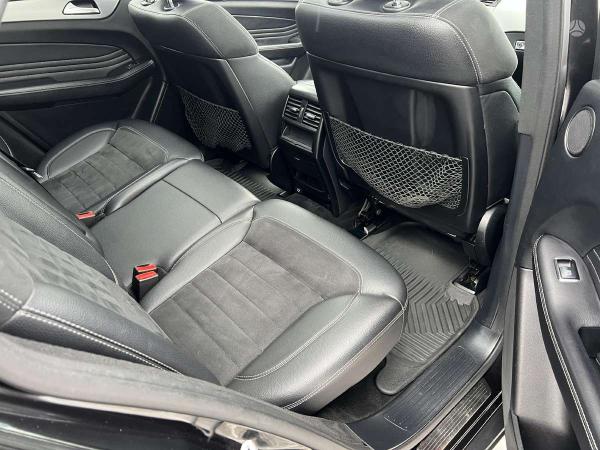 Melns Mercedes-Benz ML 350 2014 Viļņa, ar dzinēja tilpumu 3.00 L un nobraukumu 292 tūkst. km par 15750 €, foto 11 vietnē AUTOMOTO.COM.LV